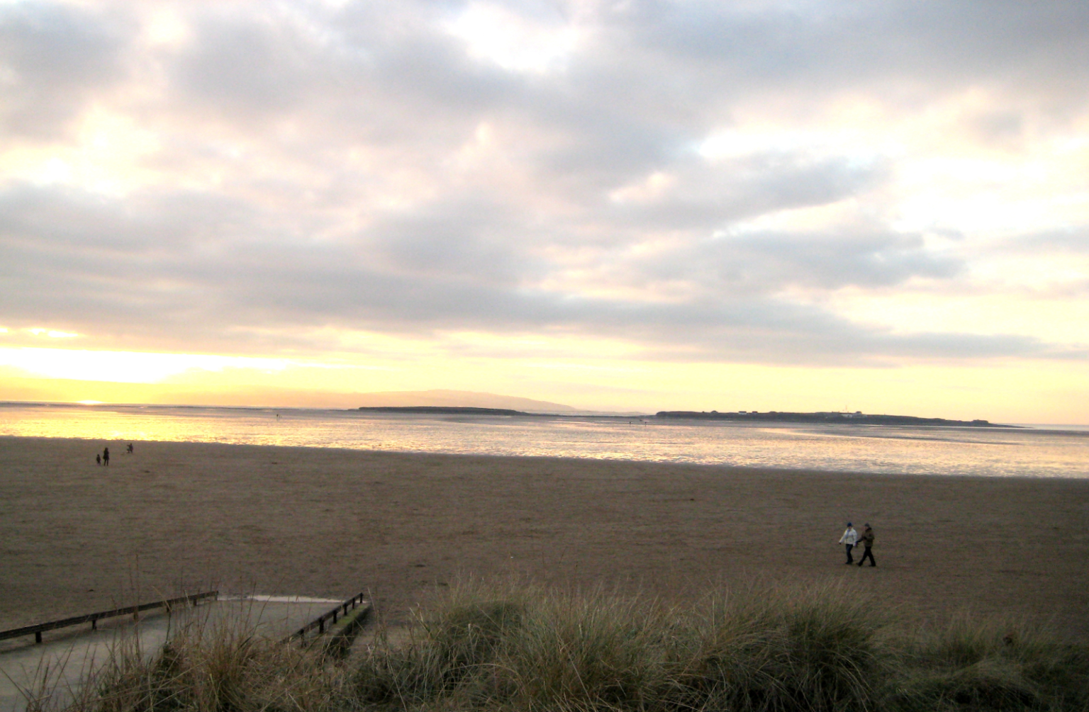 West Kirby Beach: A Tranquil Seaside Escape on the Wirral Peninsula ...